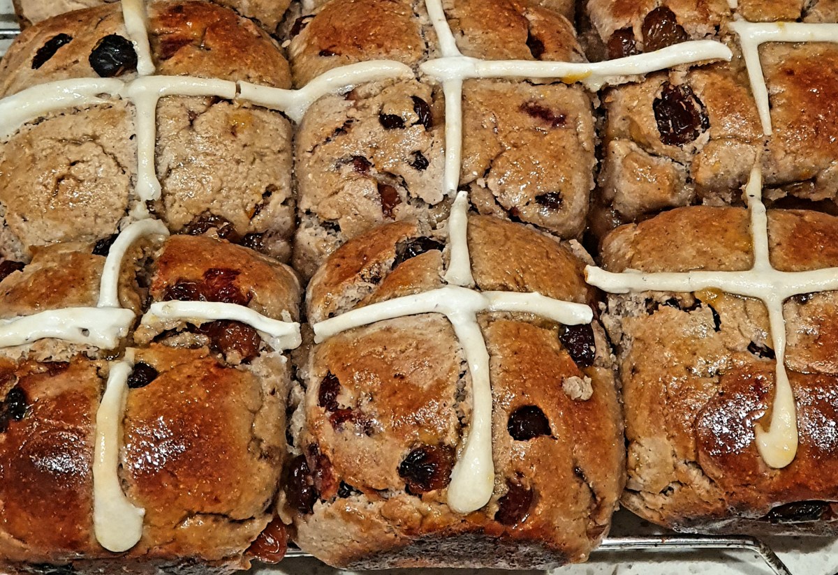 Gluten and Dairy Free Easter Buns – Esculent Dreams